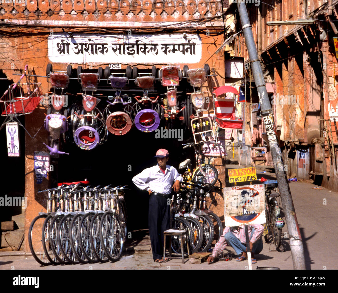 India rajasthan jaipur asia bazaar market trader shops hi-res stock ...