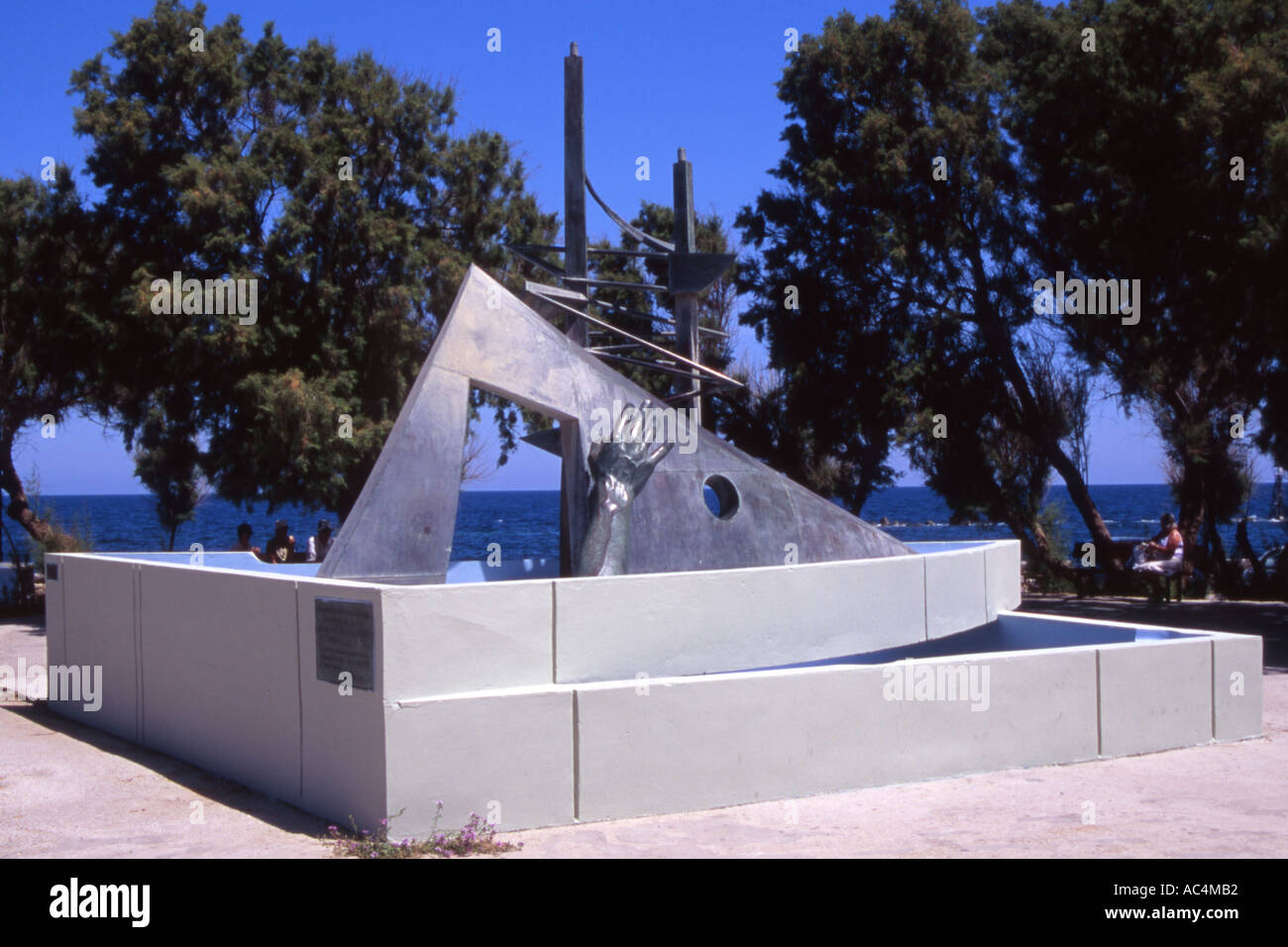HERAKLION MEMORIAL PLATIA TALO CHANIA CRETE GREEK ISLAND EUROPE Stock ...