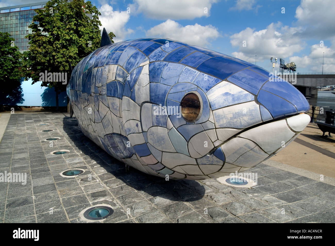 Big fish laganside belfast hi-res stock photography and images - Alamy