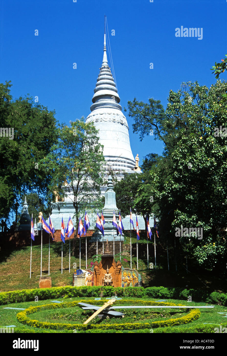 Wat Phnom Phnom Penh Cambodia Stock Photo - Alamy