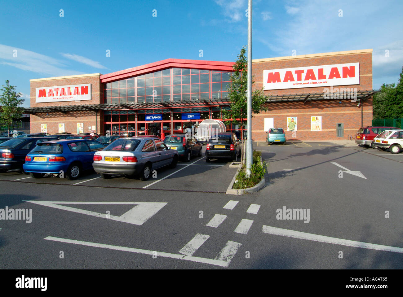Matalan outlet hi-res stock photography and images - Alamy