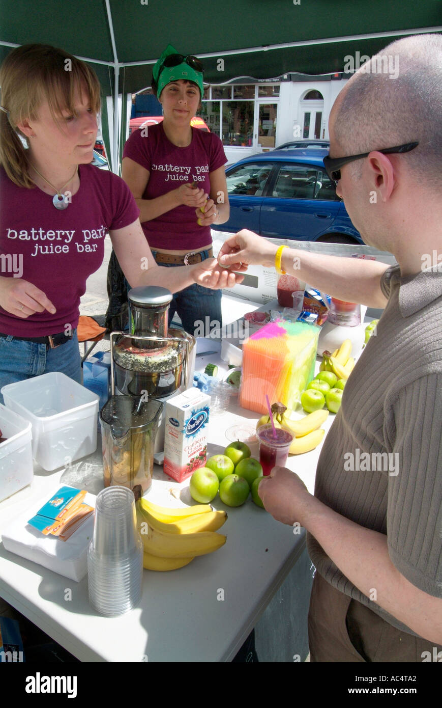 Smoothie stall hi-res stock photography and images - Alamy