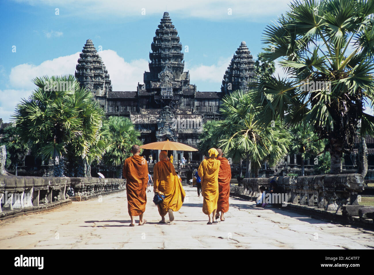 Cambodian Monks Visiting Angkor Wat Temple Cambodia Stock Photo - Alamy