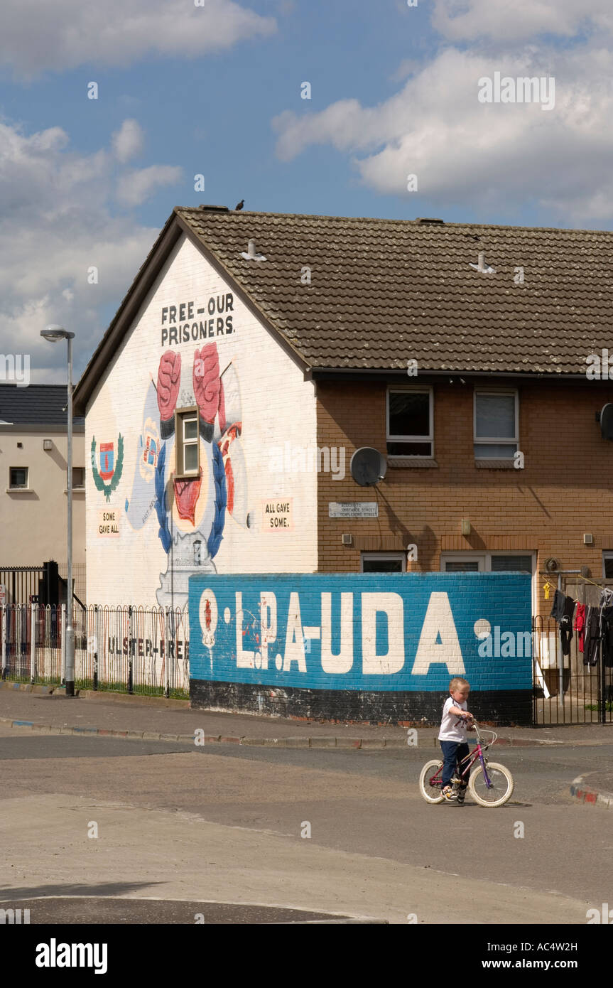 Ulster freedom fighters uff loyalist mural hi-res stock photography and ...