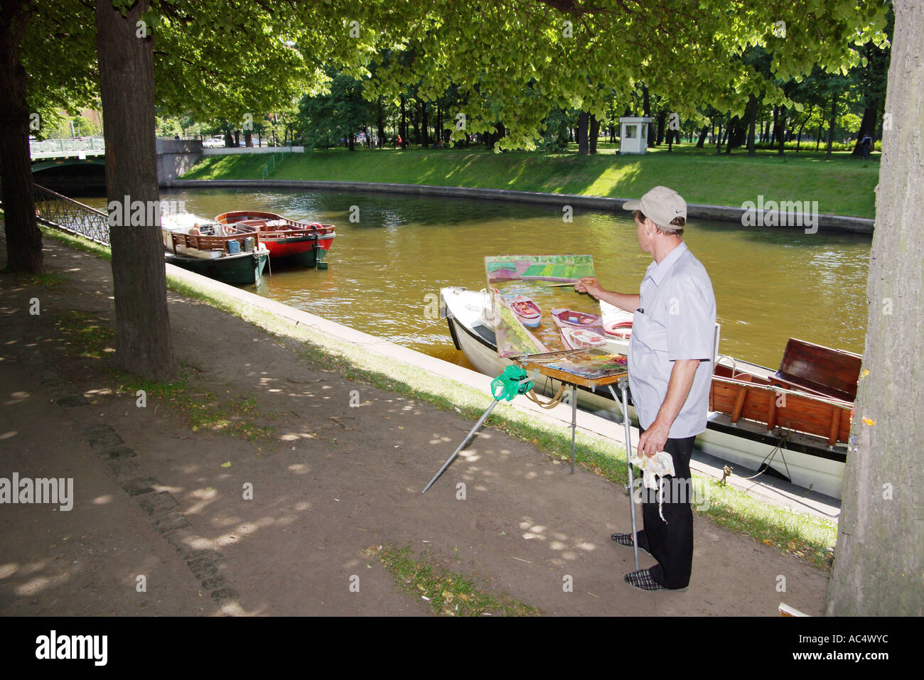 An artist that paints landscapes hi-res stock photography and images ...