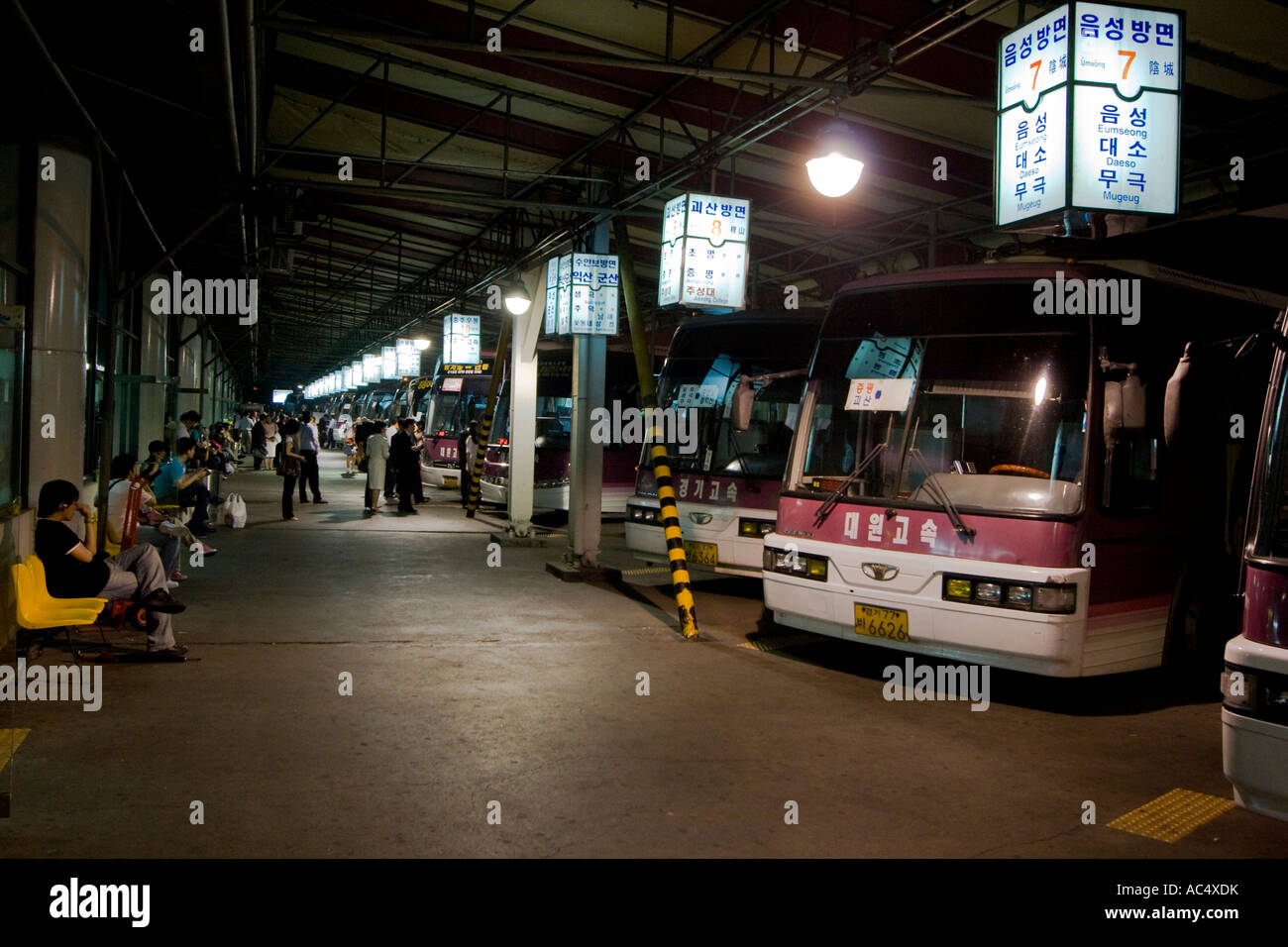 Seoul bus station hi-res stock photography and images - Alamy
