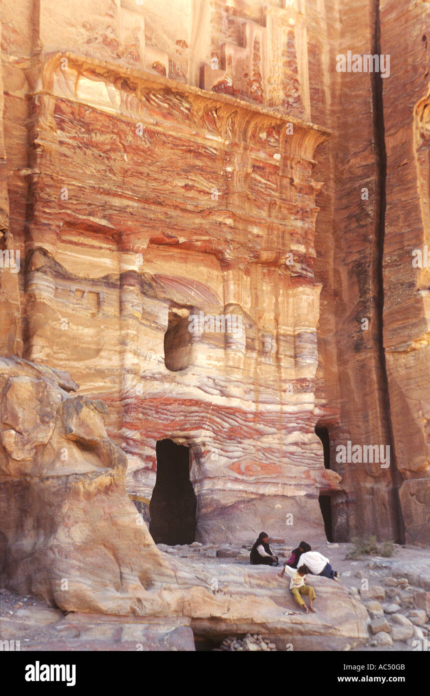 Facade of building carved into rock Petra Jordan Stock Photo - Alamy