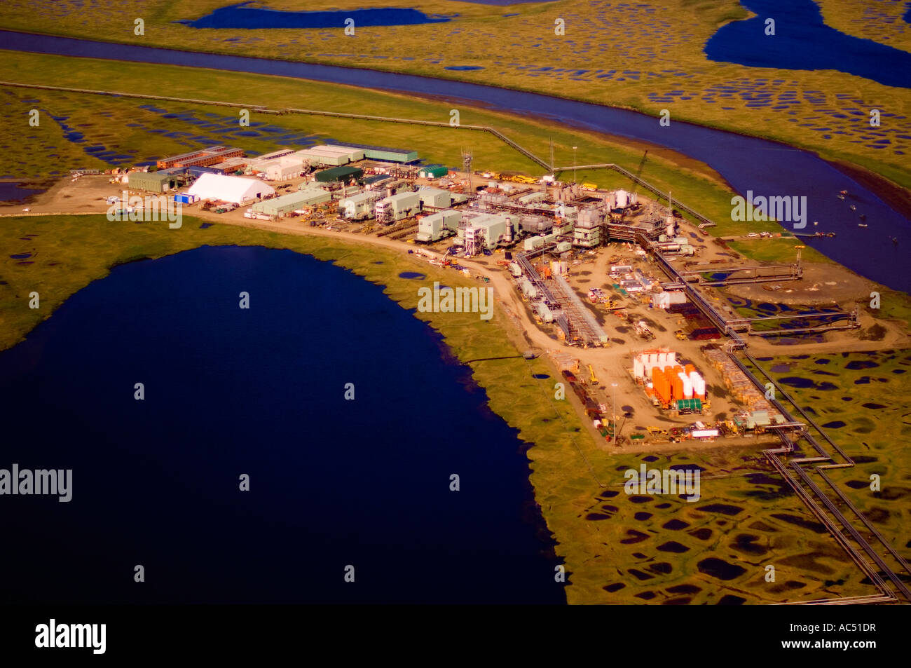 Pipeline base hi-res stock photography and images - Alamy