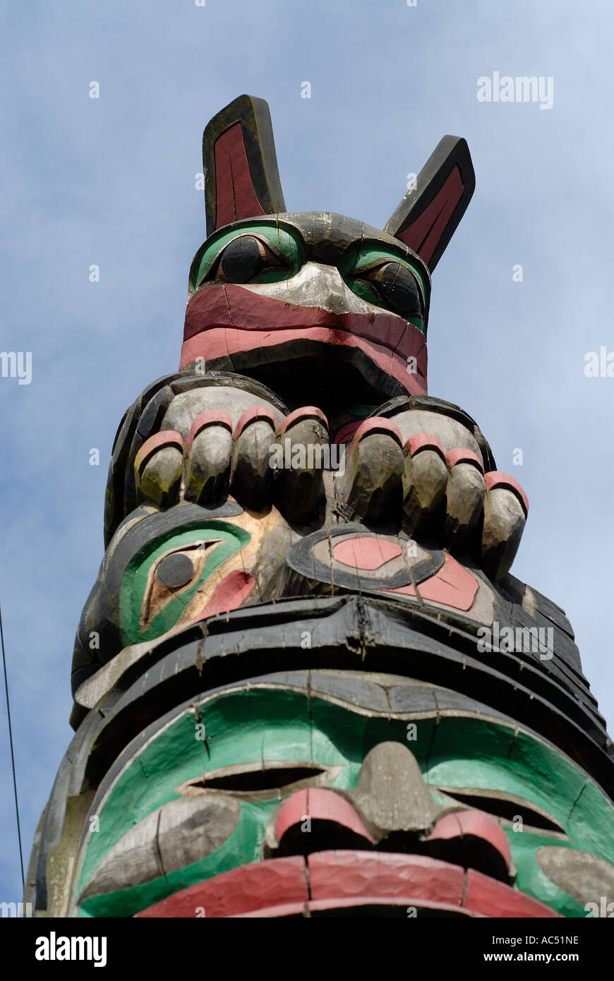 Totem pole from Vancouver Island Stock Photo - Alamy