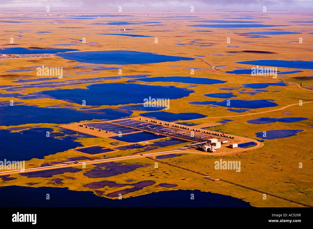 Oil on lake hi-res stock photography and images - Alamy