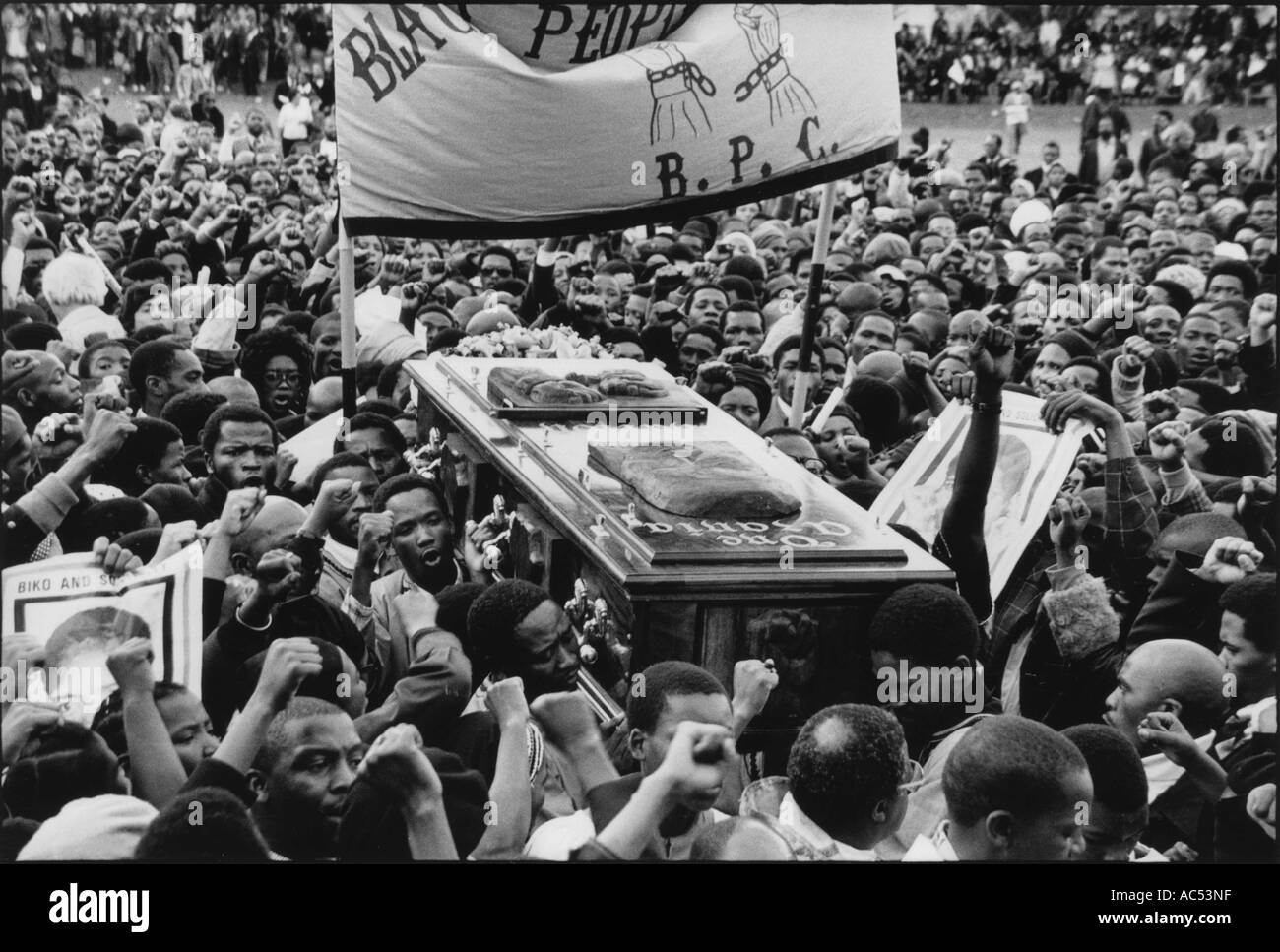 Steve biko 1977 Black and White Stock Photos & Images - Alamy