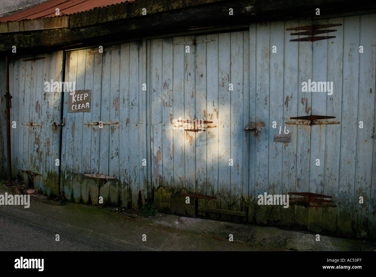 Old shed doors, Cornwall Stock Photo - Alamy
