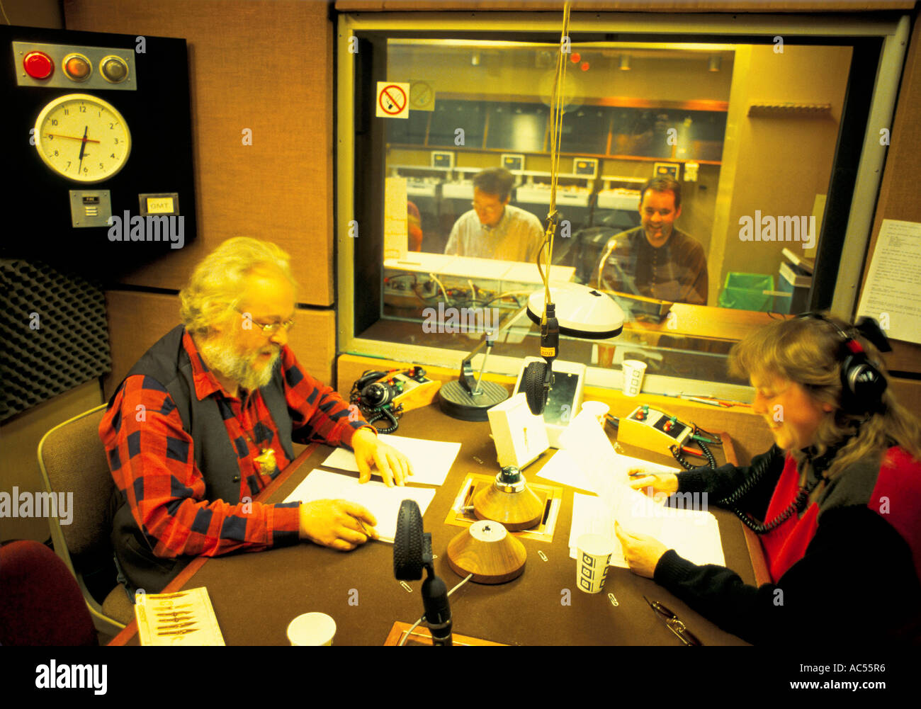 Presenters desk hi-res stock photography and images - Alamy