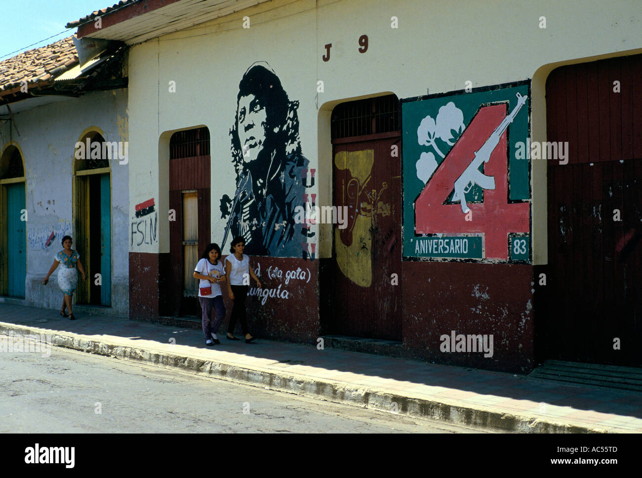 Wall political posters hi-res stock photography and images - Alamy