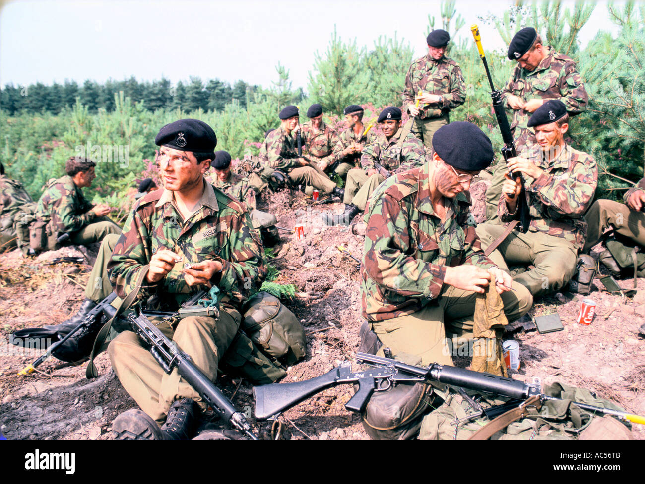 Troops with weapons hi-res stock photography and images - Alamy