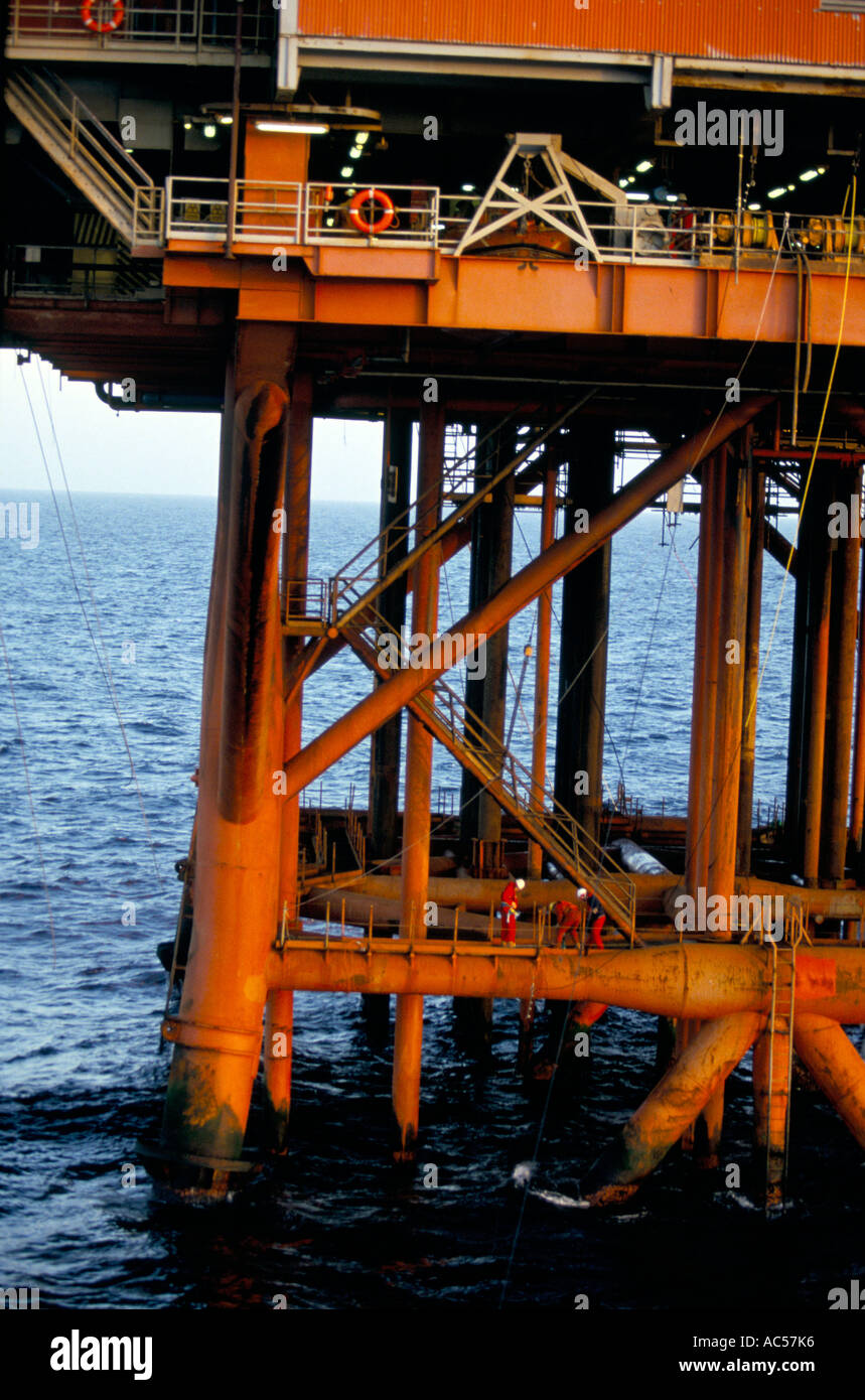 North sea oil offshore workers hi-res stock photography and images - Alamy