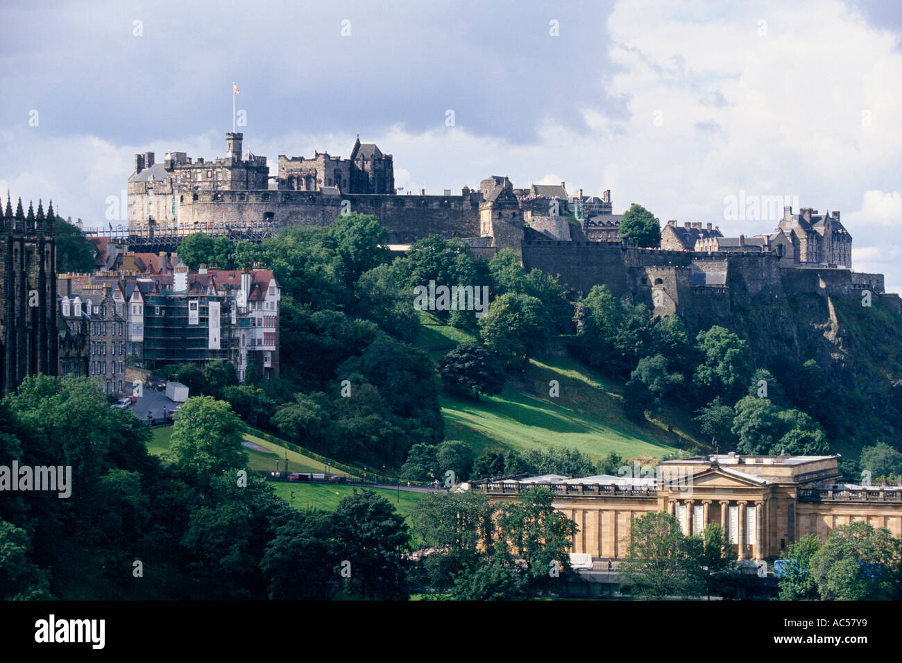 Royal mansion edinburgh scotland hi-res stock photography and images ...