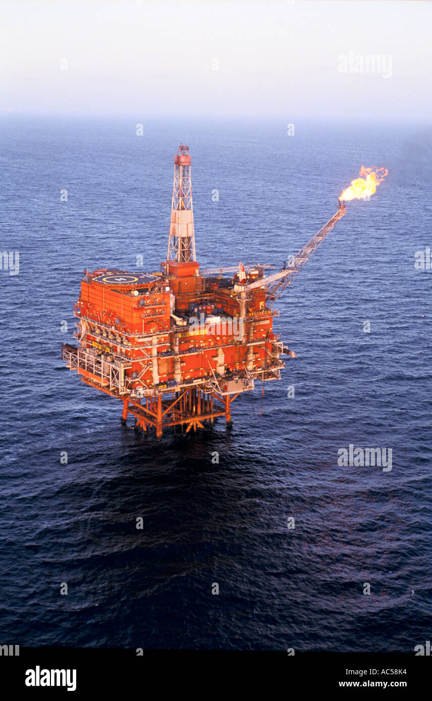 Texaco drilling rig hi-res stock photography and images - Alamy