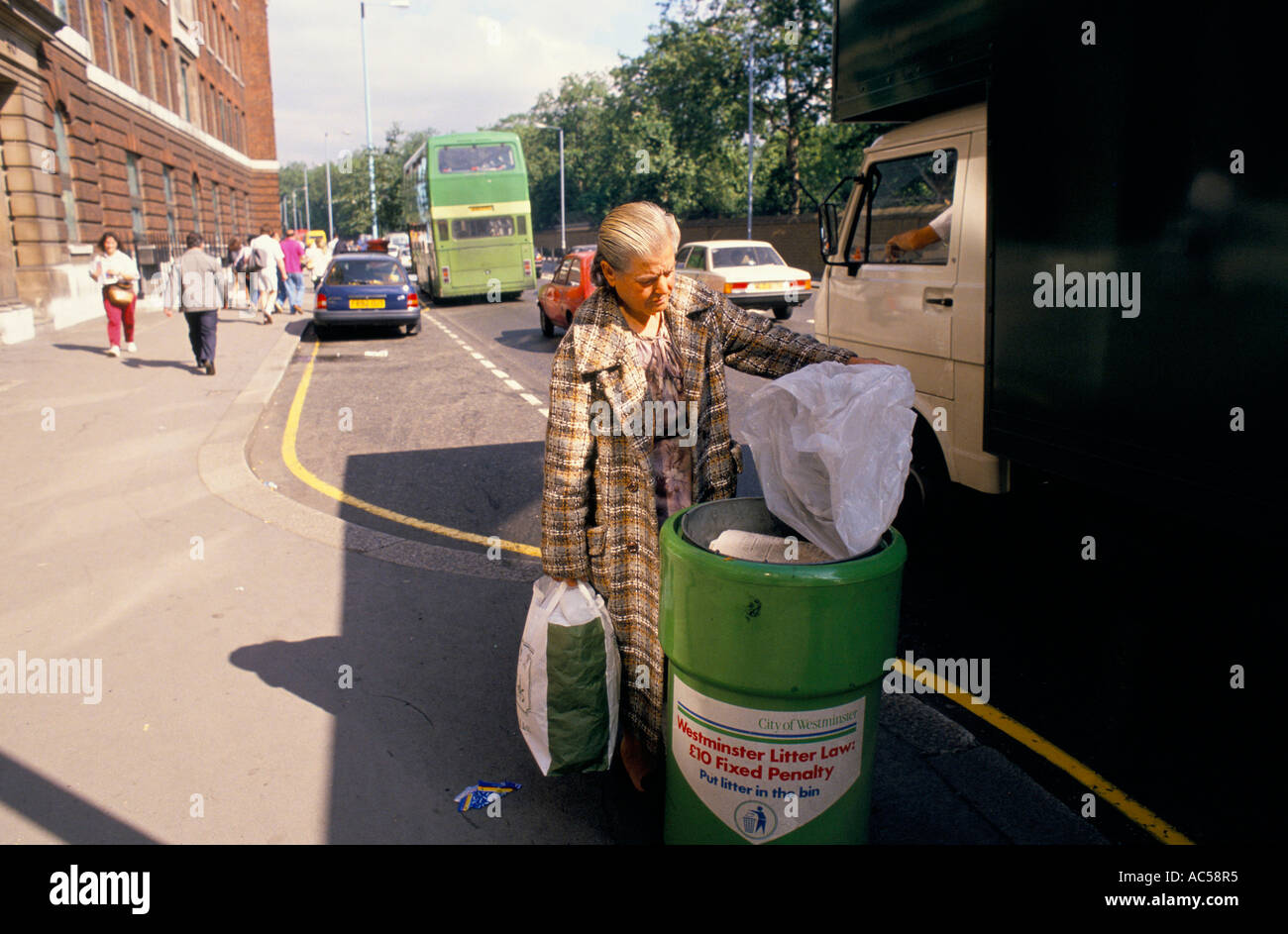 Homeless London Food High Resolution Stock Photography and Images - Alamy