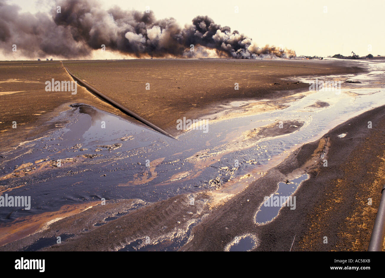 Kuwait pollution hi-res stock photography and images - Alamy