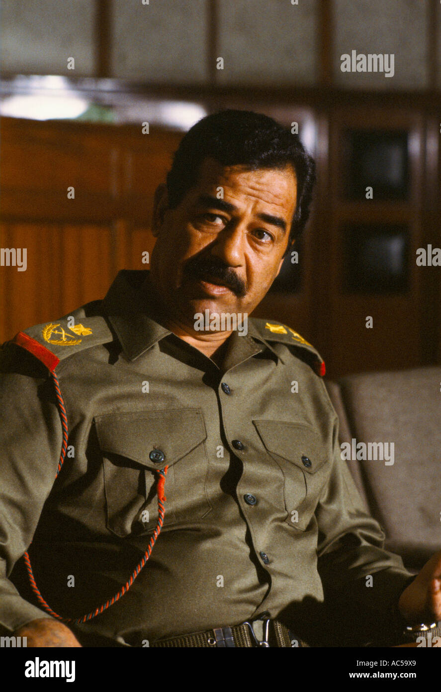 Portrait of saddam hussein military hi-res stock photography and images ...