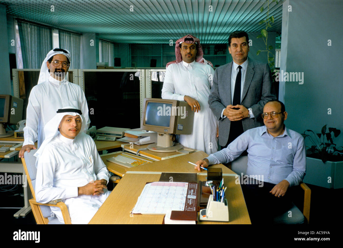 Saudi arab man computer office hi-res stock photography and images - Alamy