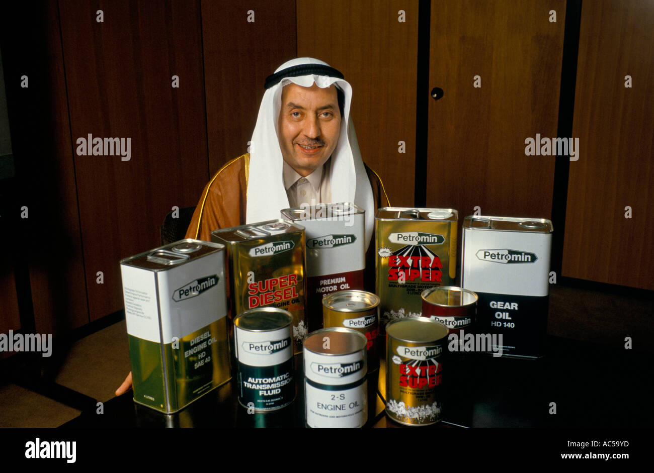 Arab man oil industry hi-res stock photography and images - Alamy