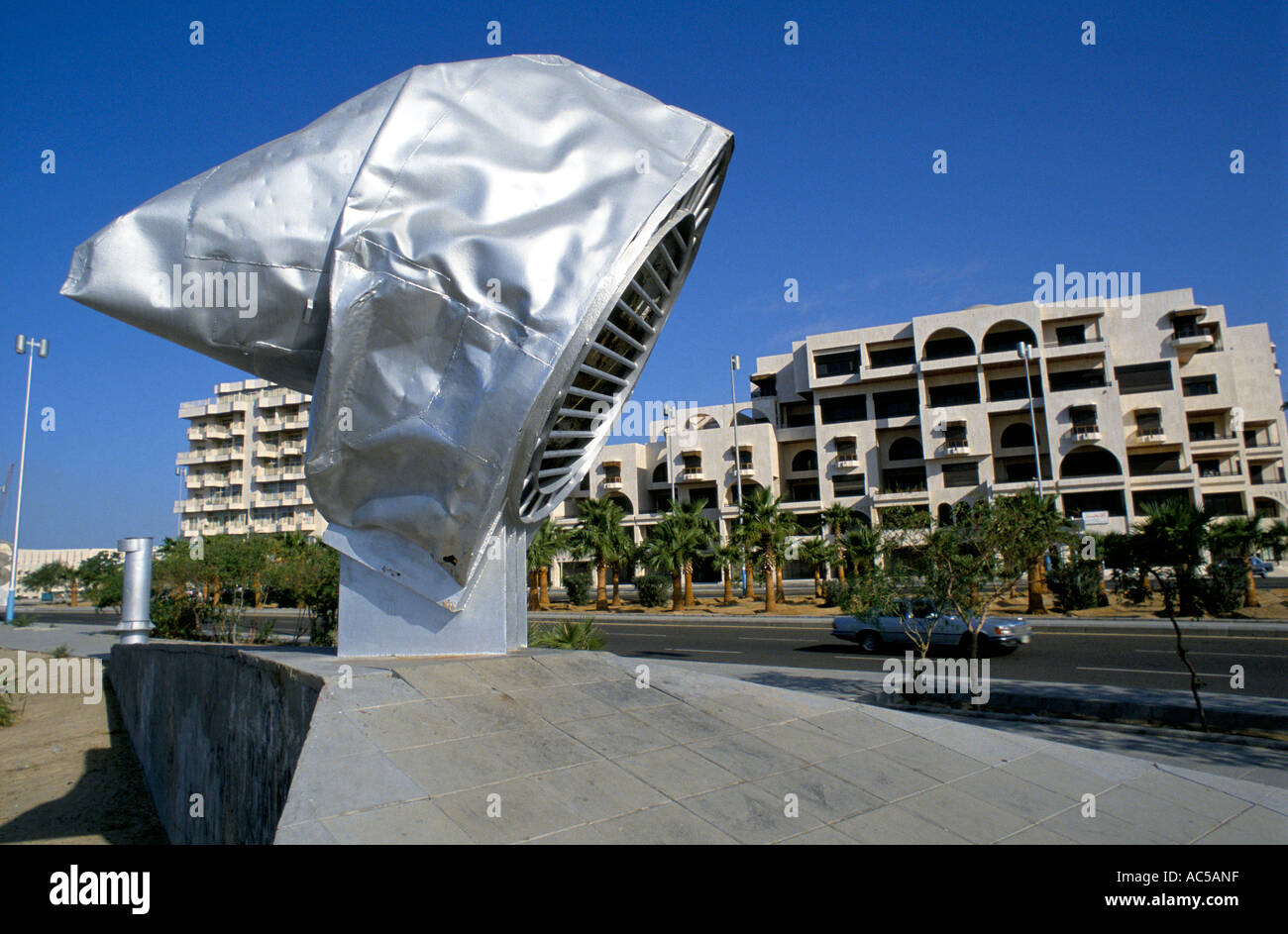 Silver monuments hi-res stock photography and images - Alamy