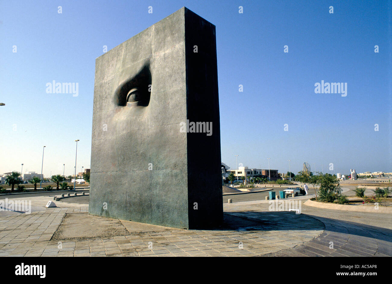 Saudi arabia jeddah roundabout and art hi-res stock photography and ...