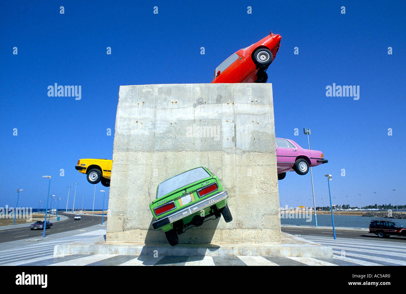 Saudi arabia jeddah roundabout and art hi-res stock photography and ...