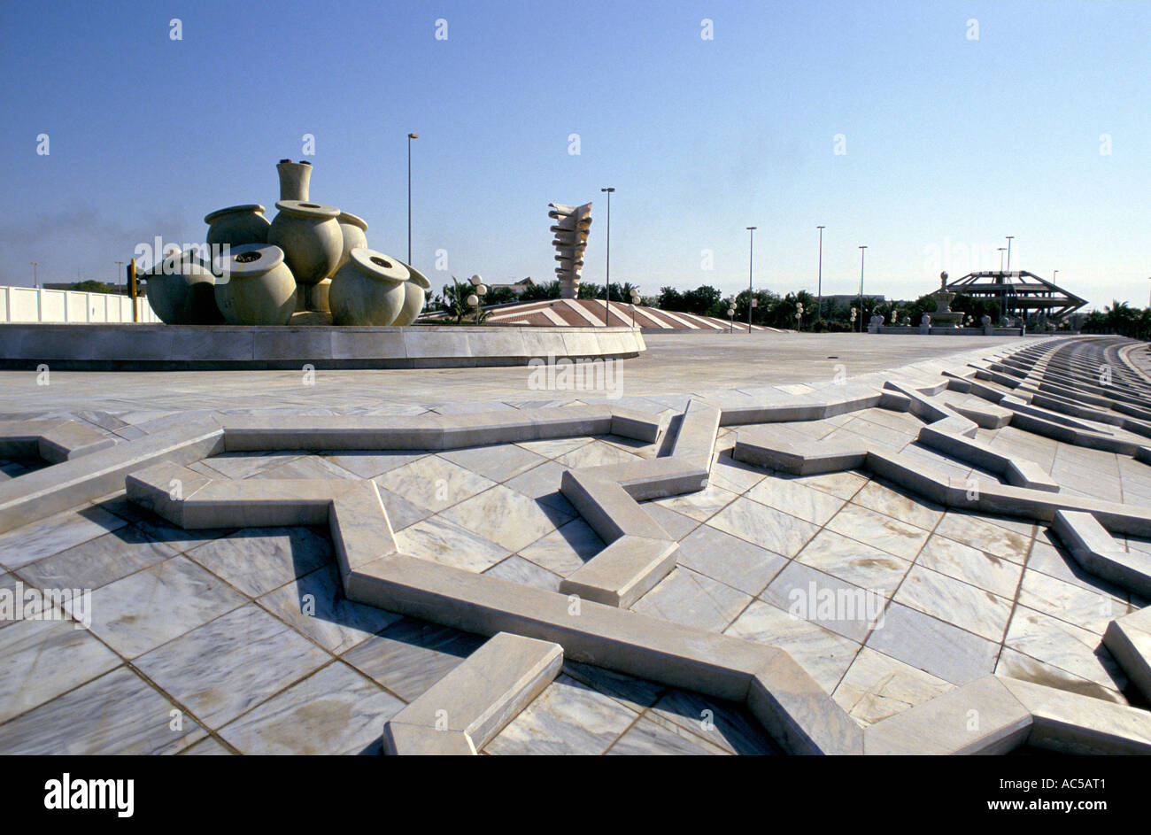 Saudi arabia jeddah roundabout and art hi-res stock photography and ...