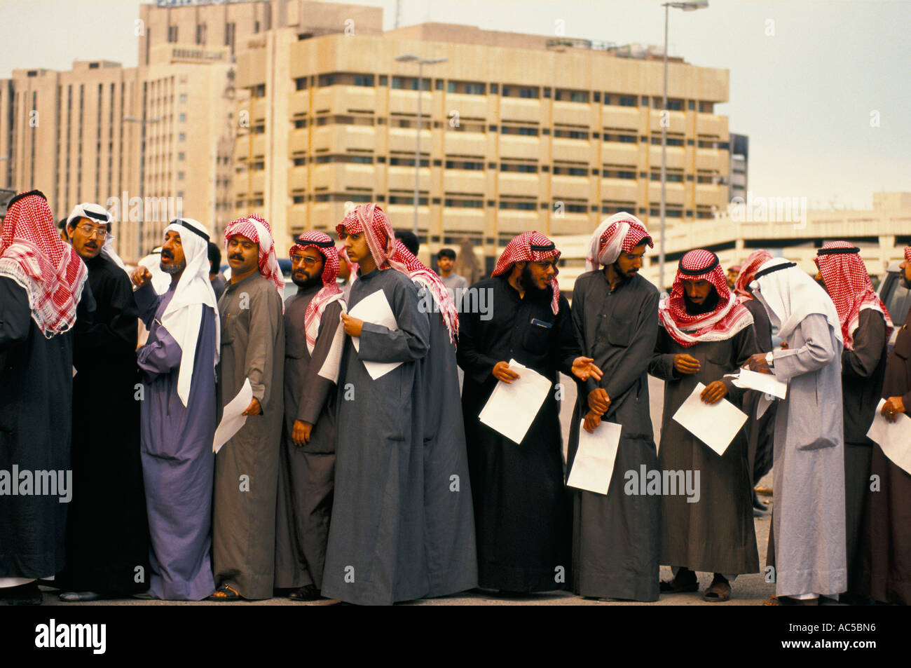 Kuwait 1990 war hi-res stock photography and images - Alamy