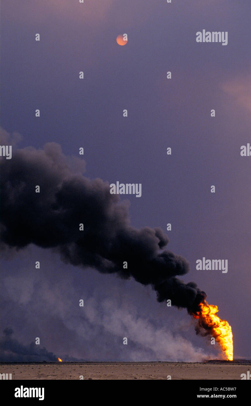 Burning Oil Fields Kuwait High Resolution Stock Photography and Images ...