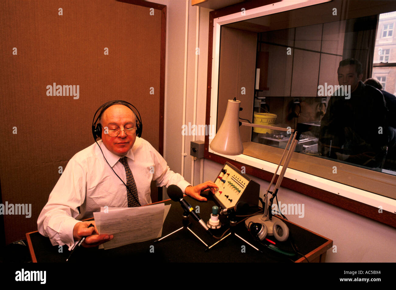 Broadcasting booth hi-res stock photography and images - Alamy