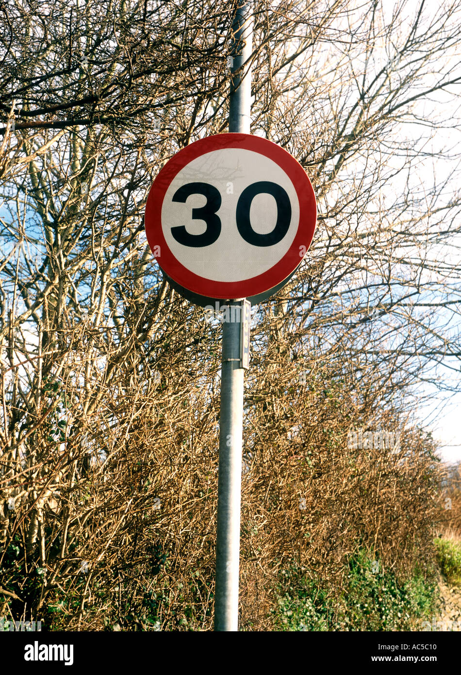 Speed limit 4 mph hi-res stock photography and images - Alamy