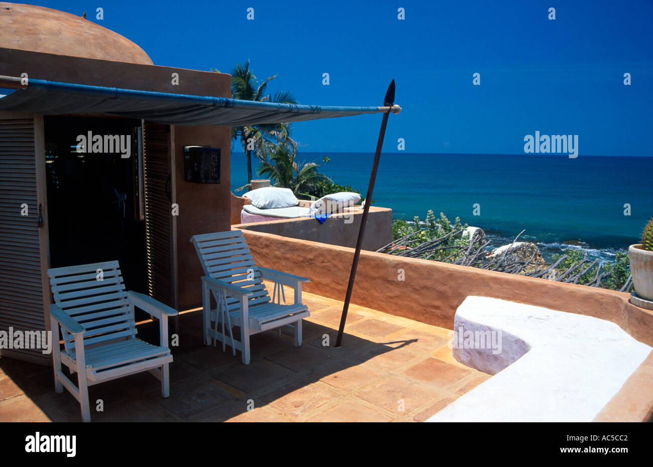Moorish style balcony at Upstairs Abalone suite Jakes Island Outpost ...