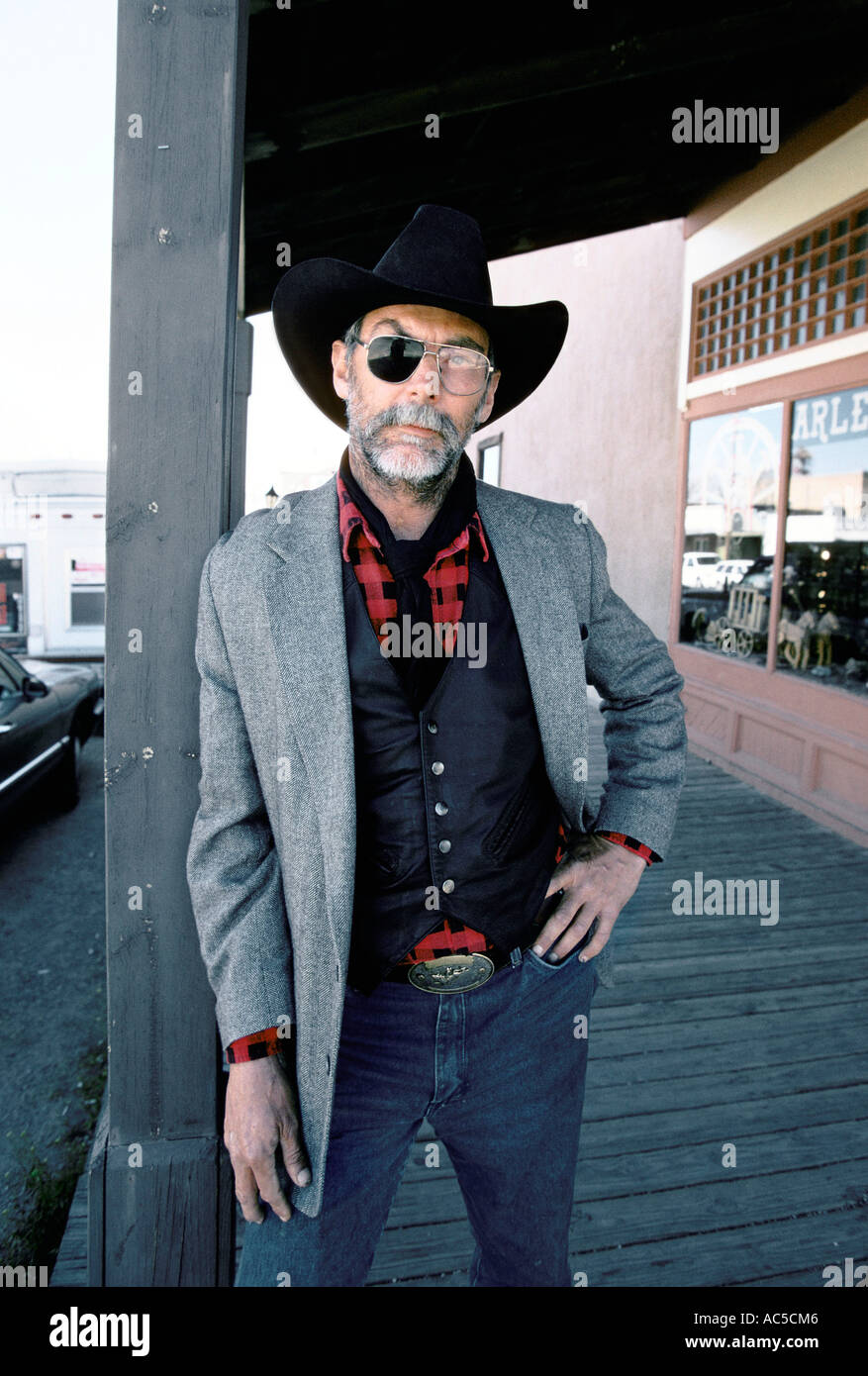 Poker And Guns High Resolution Stock Photography and Images - Alamy