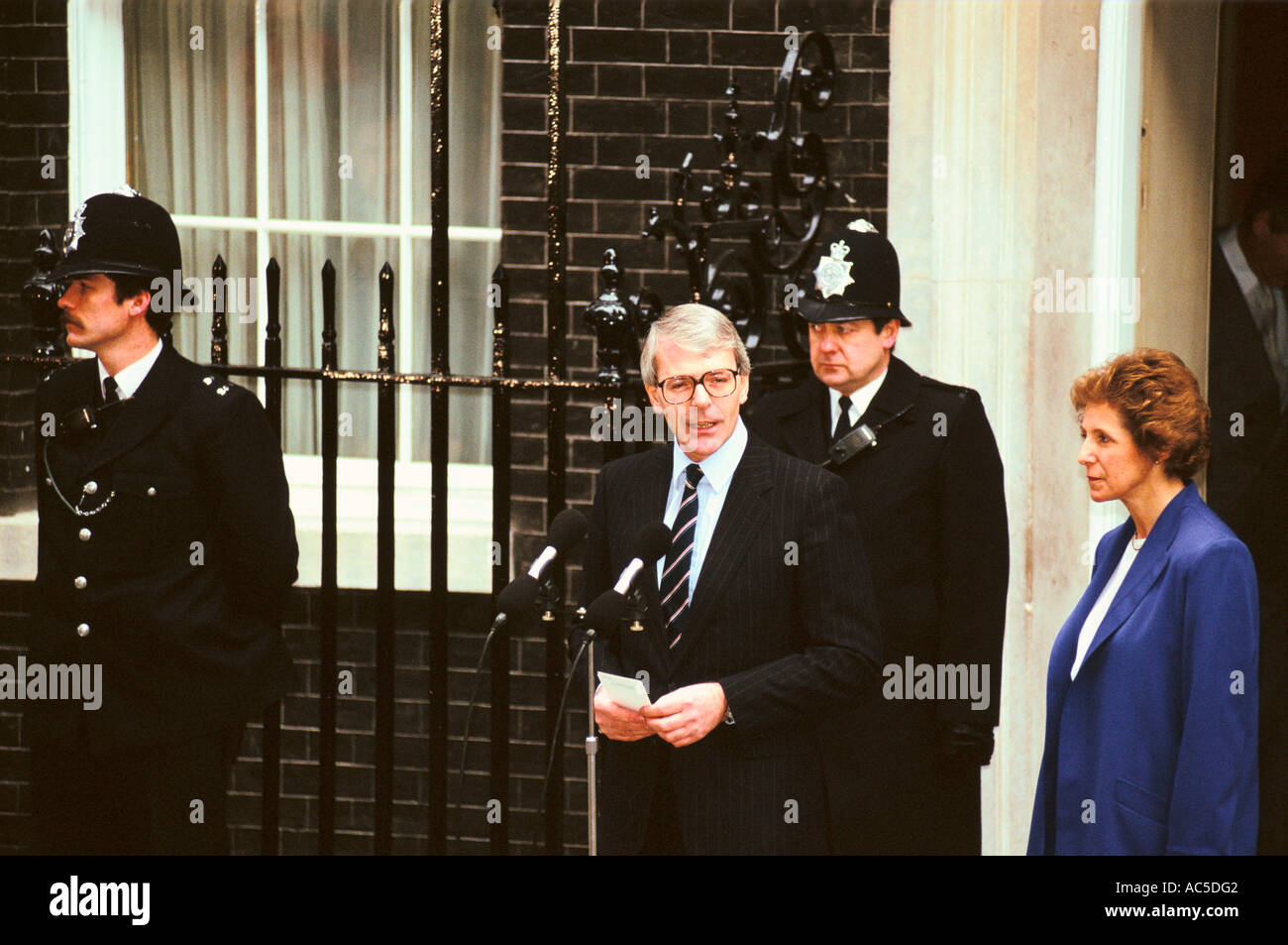 John major 1990 downing street hi-res stock photography and images - Alamy