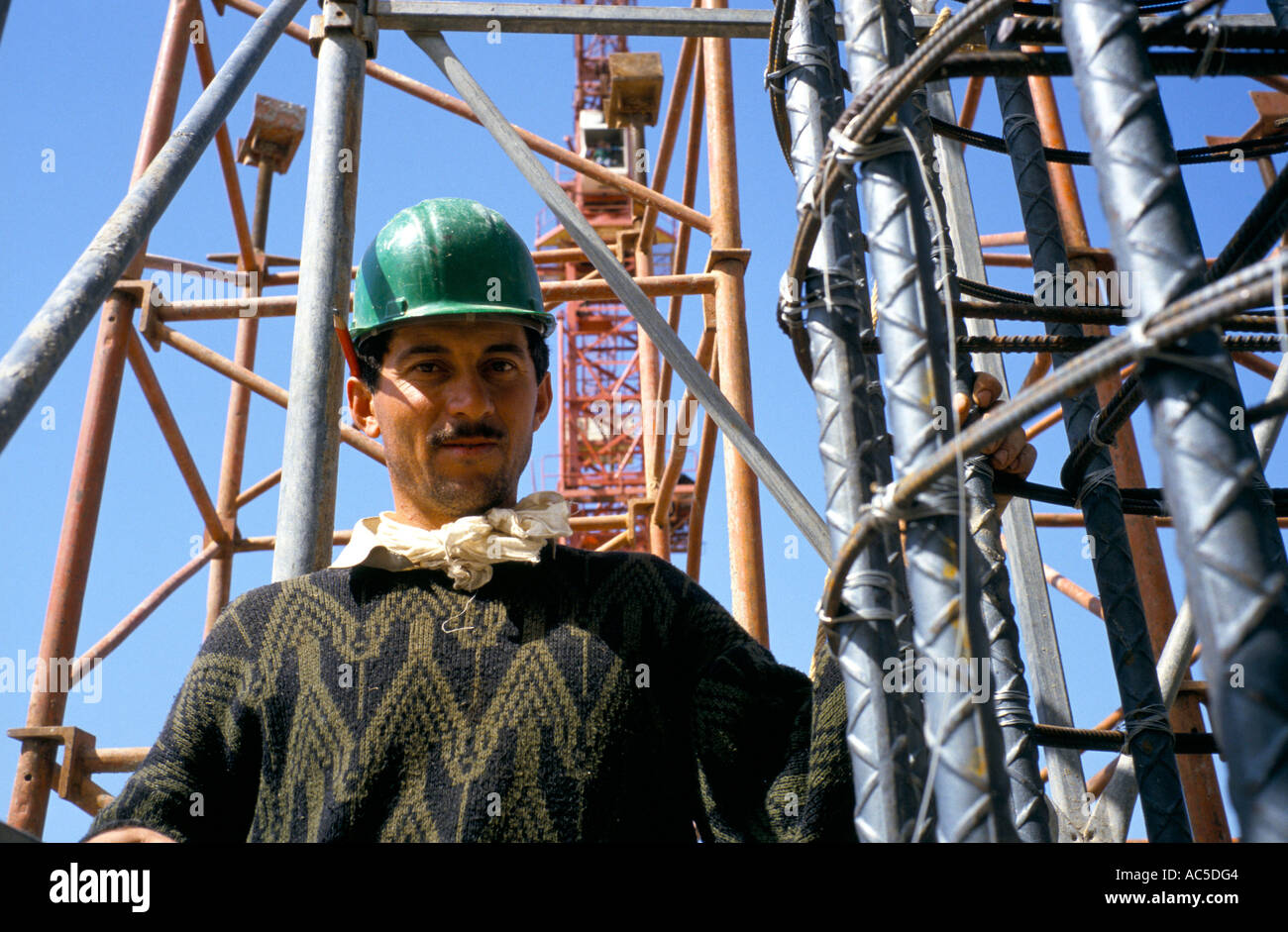 Saudi arabia workers hi-res stock photography and images - Alamy