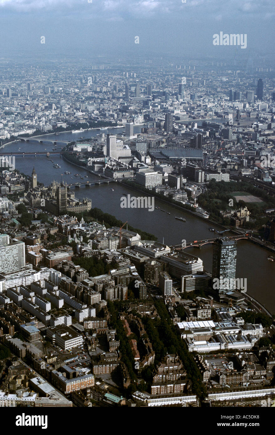 London symmetry hi-res stock photography and images - Alamy