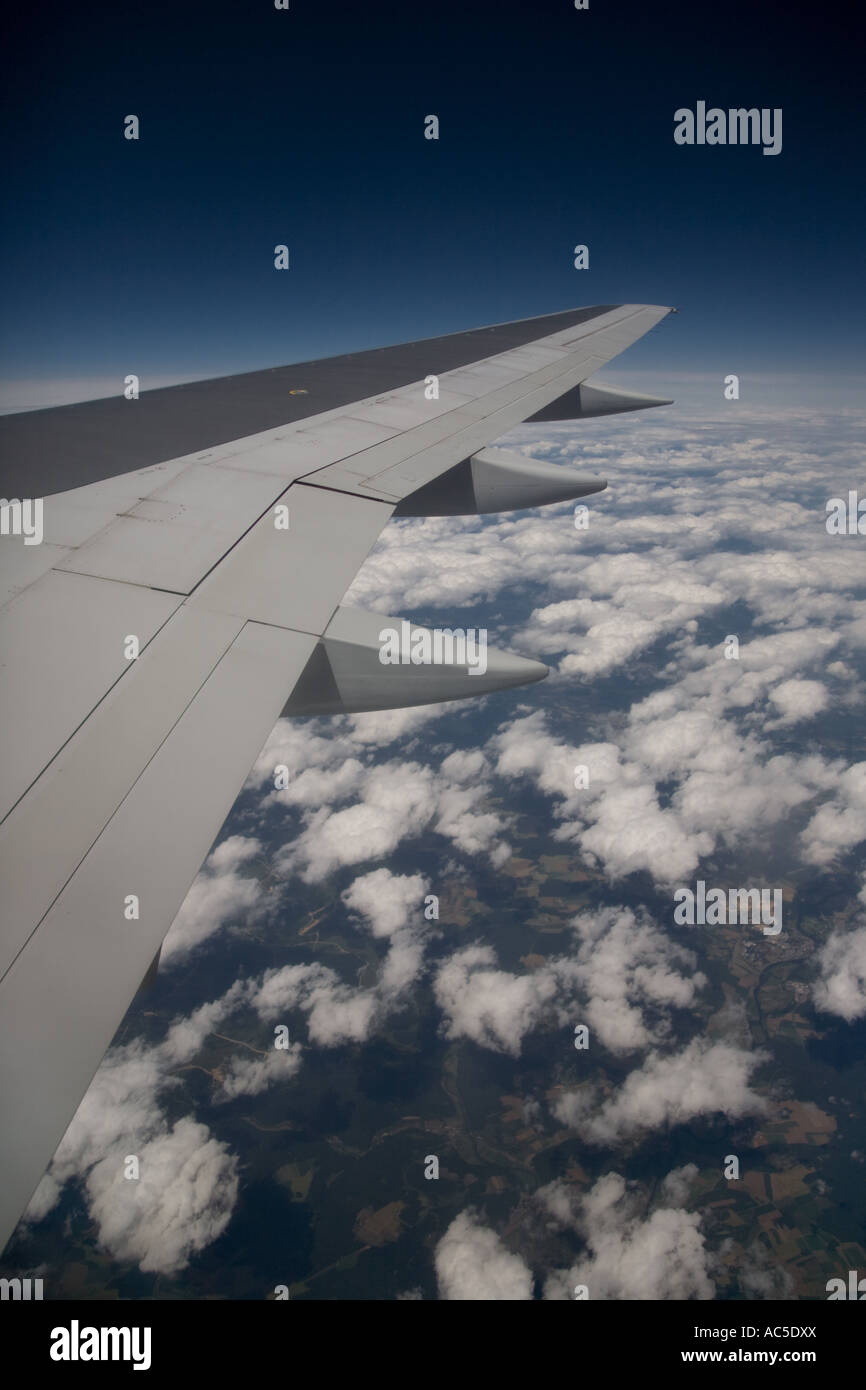 View from window boeing 757 hi-res stock photography and images - Alamy