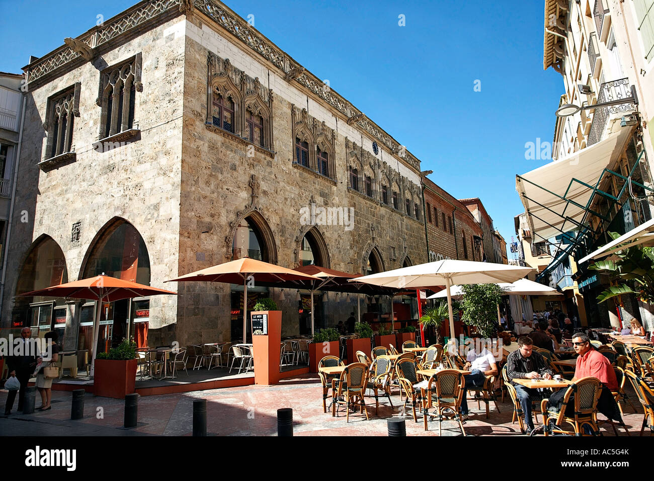 Place de la Loge and Loge de Mer, Perpignan, France Stock Photo - Alamy