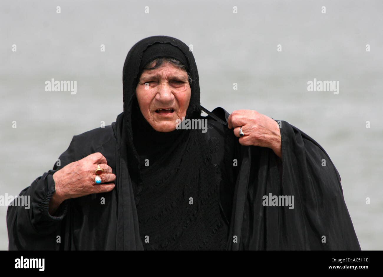 Iraq Basra 2005 An old woman shares her litany of complaints with the ...