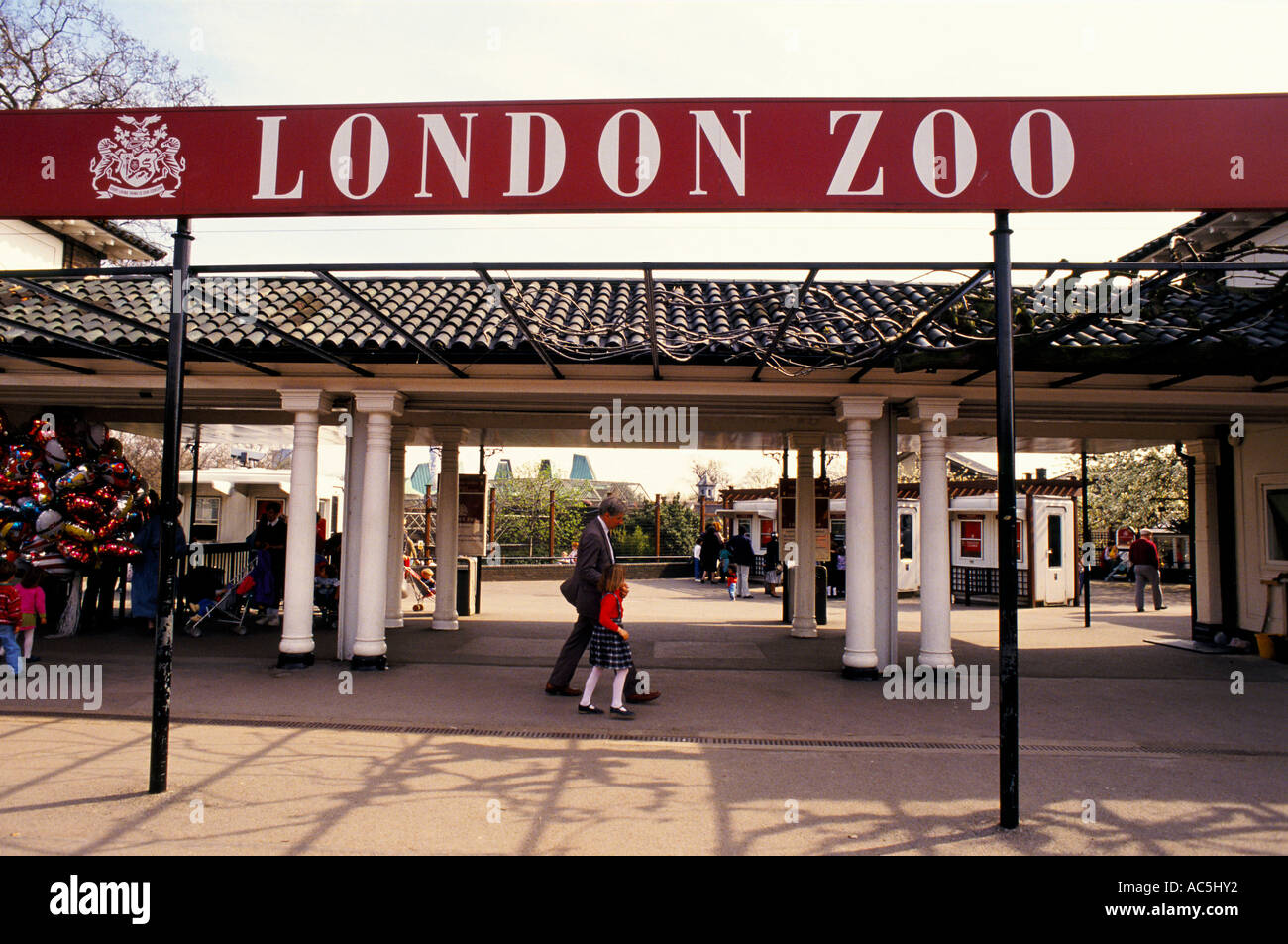 London Zoo Sign High Resolution Stock Photography and Images - Alamy