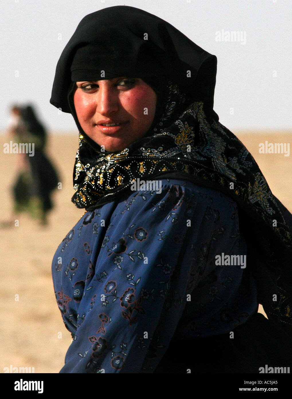 Iraq Bedouin woman 2005 A Bedouin woman in the tri border region of ...