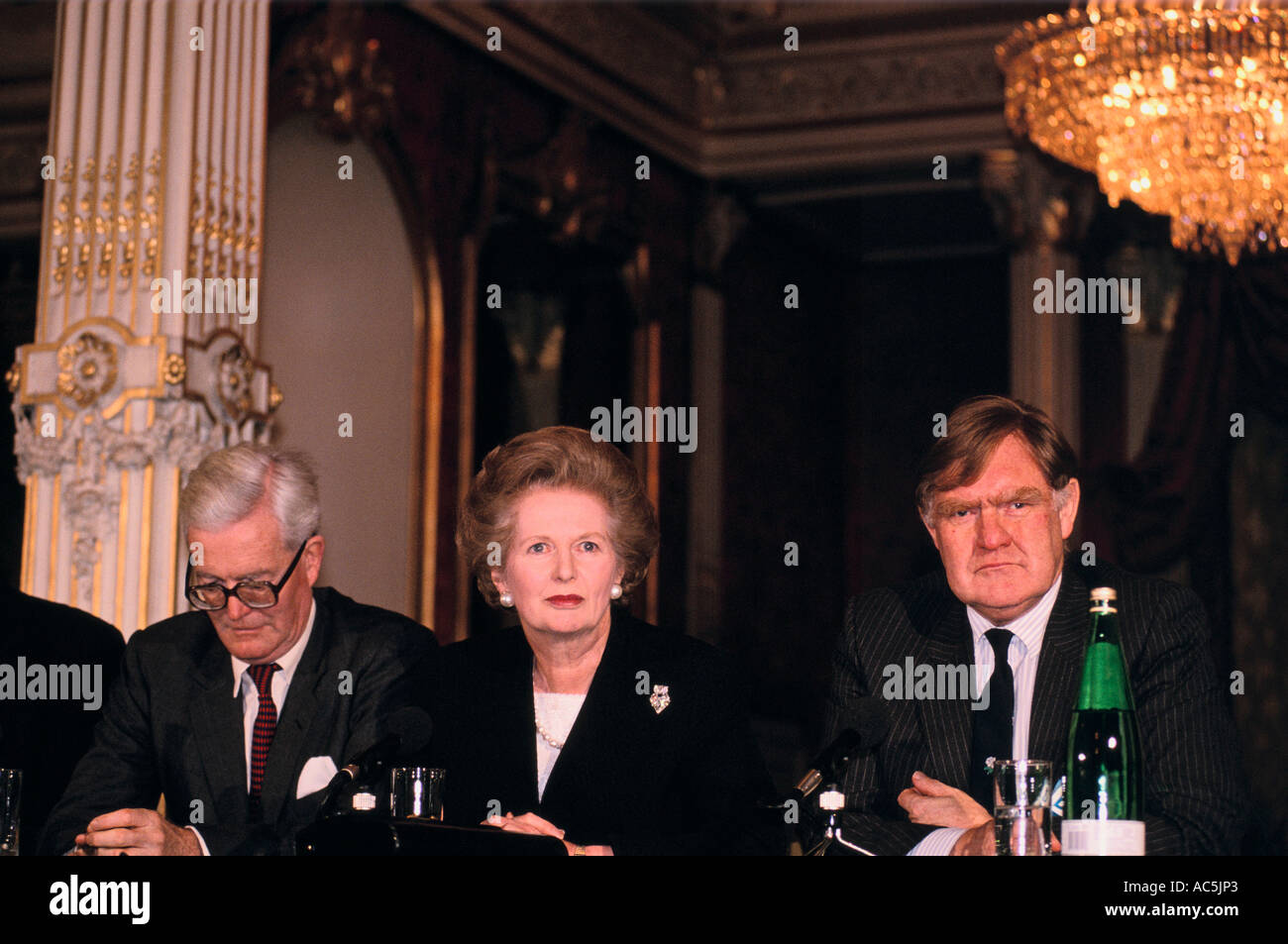 Margaret thatcher bernard ingham hi-res stock photography and images ...