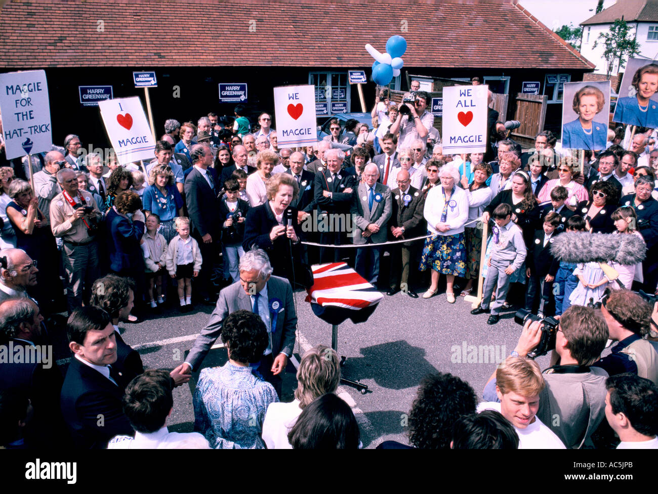 Margaret thatcher parliament hat hi-res stock photography and images ...