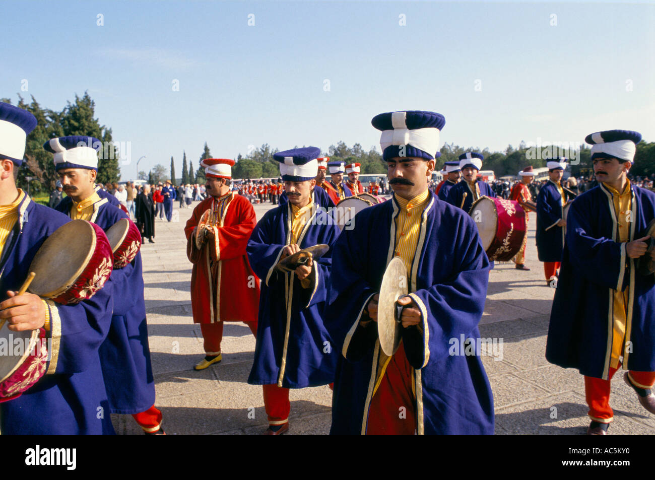 Turkish army uniform hi-res stock photography and images - Alamy