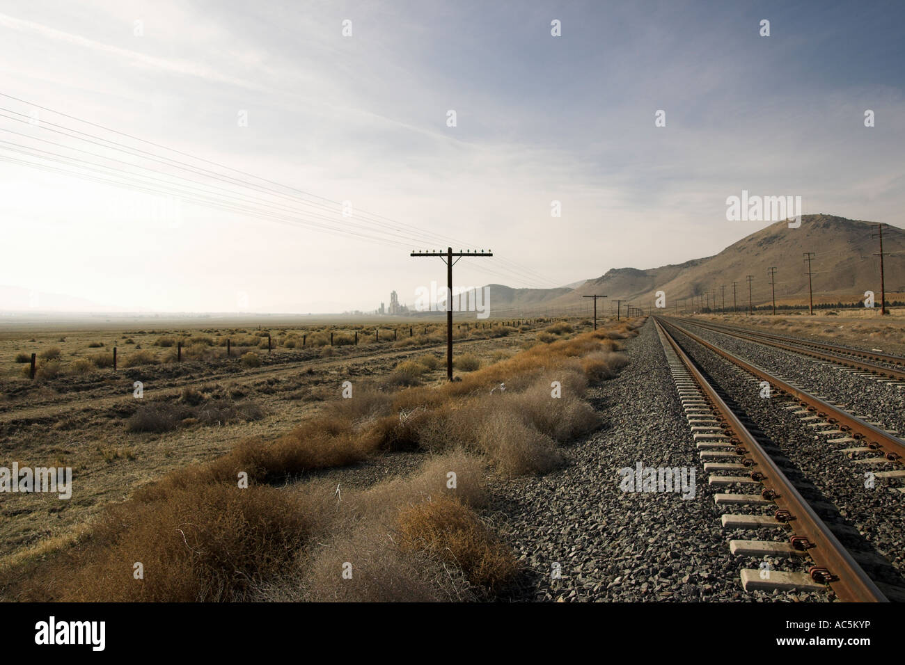 Union Pacific Railroad at Tehachapi Pass, Mojave Desert, California Stock Photo - Alamy