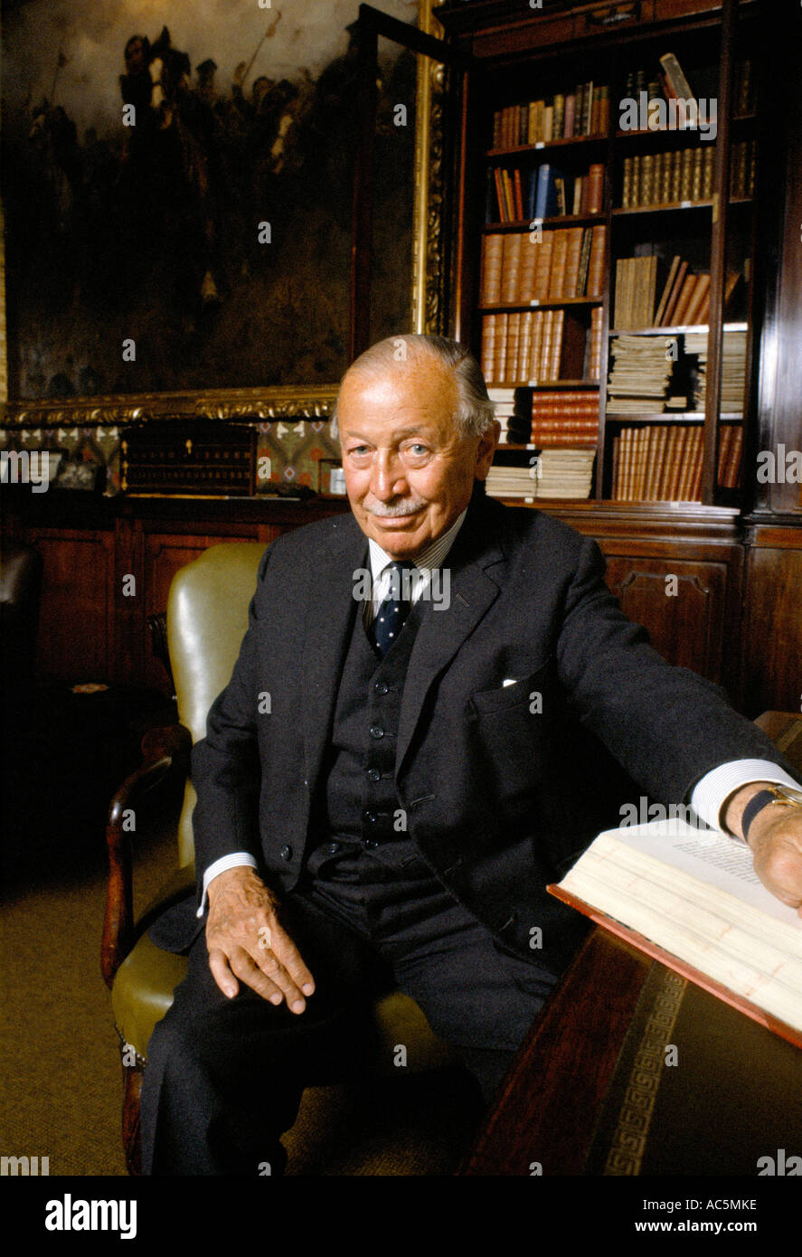 British army officer hi-res stock photography and images - Alamy